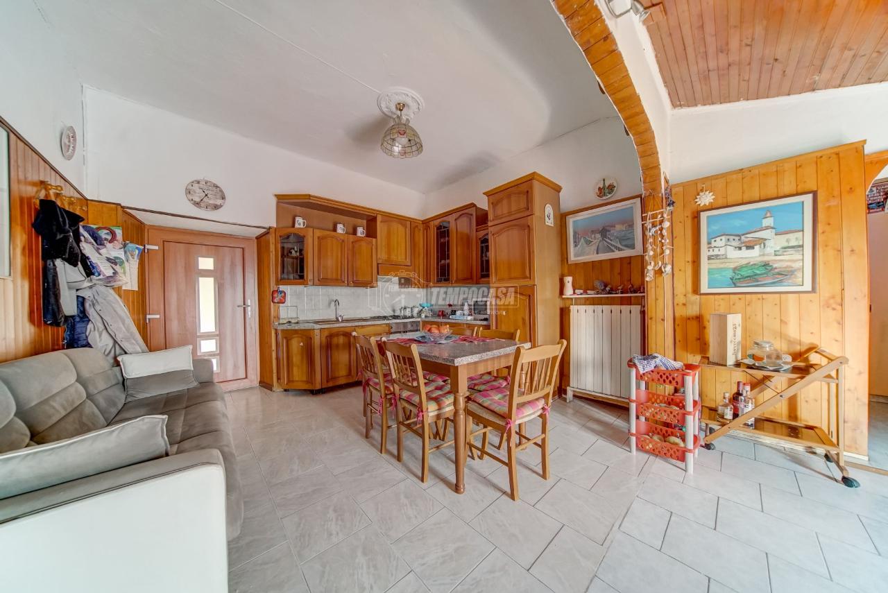 Appartamento in vendita a Varano Borghi
