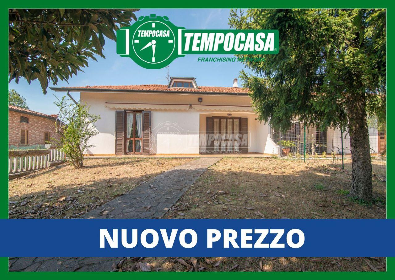 Villa a schiera in Via Ugo Foscolo 4, Arcene