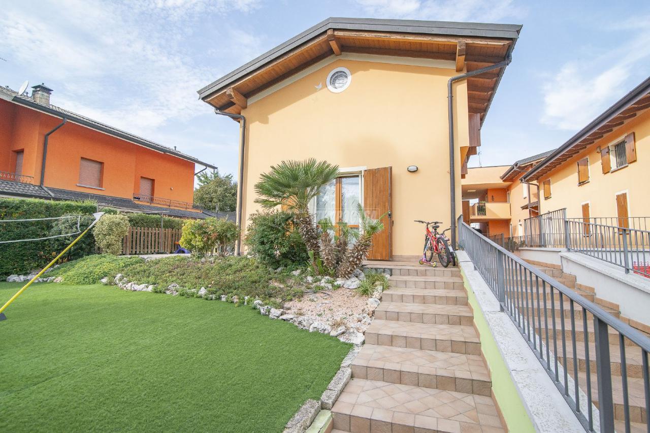 Casa indipendente in vendita a Castel Rozzone