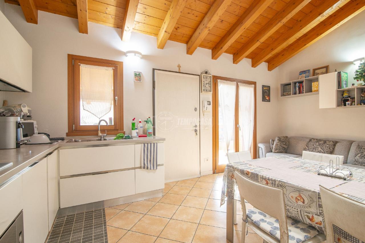 Appartamento in vendita a Lurano