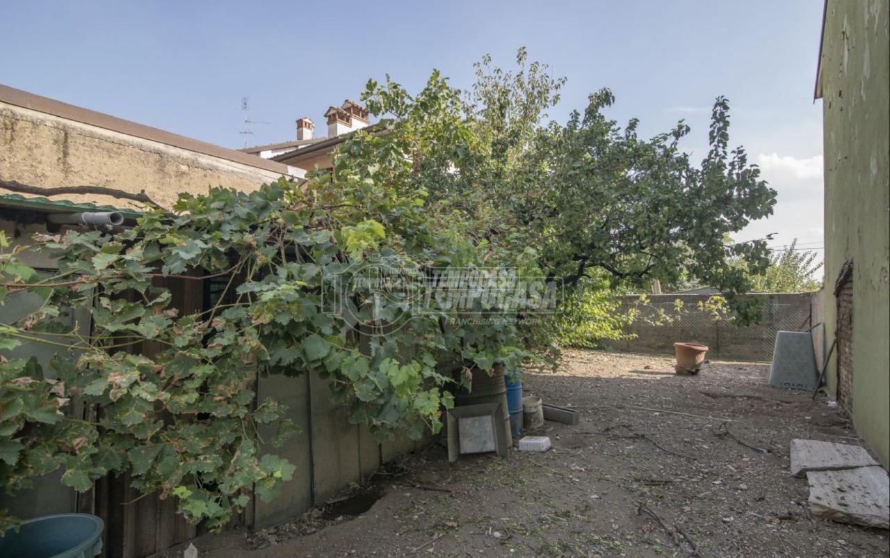 Rustico in vendita a Castel Rozzone