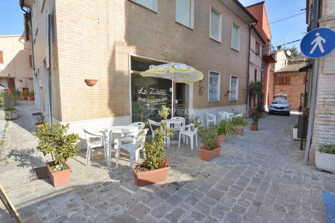 Tavola calda in vendita a Recanati