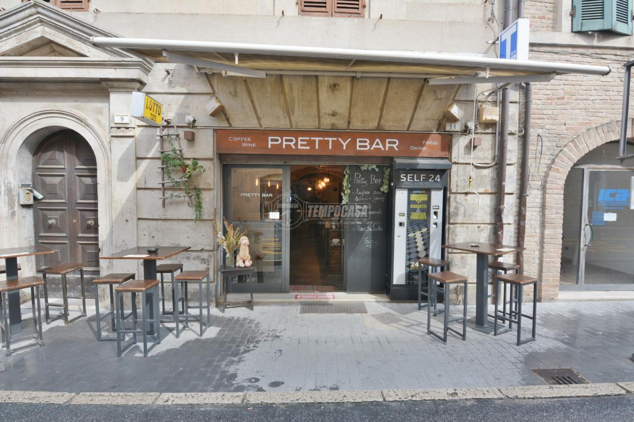 Bar in vendita a Loreto