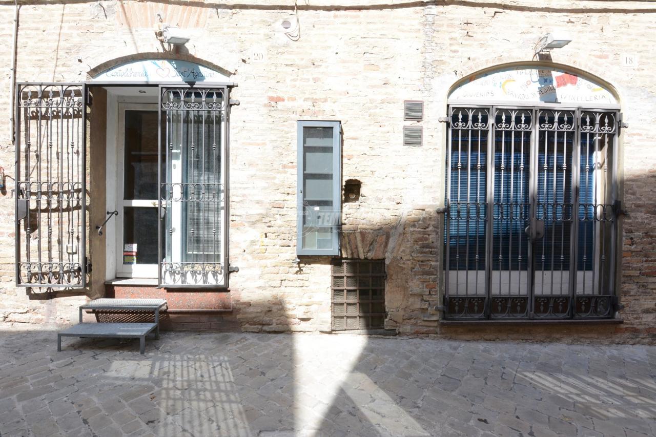 Negozio in vendita a Recanati