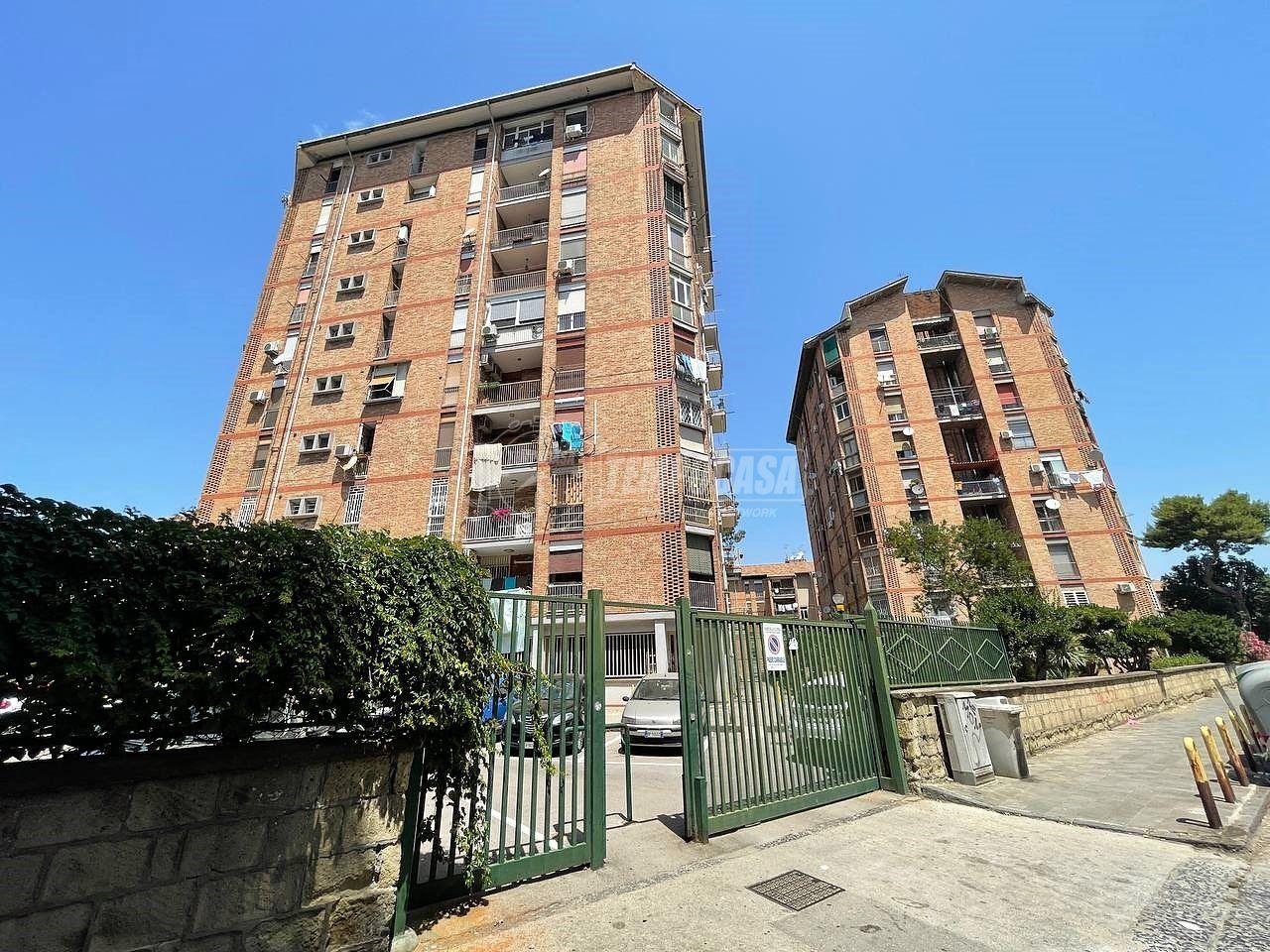 Appartamento in vendita a Napoli