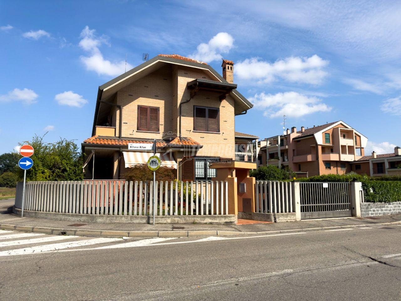 Casa indipendente in vendita a Paderno Dugnano