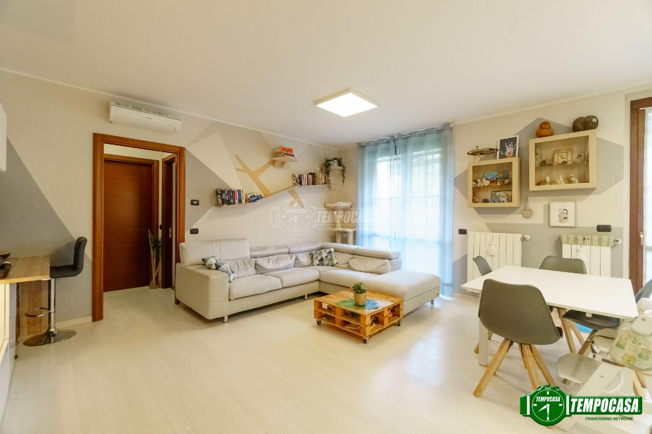 Appartamento in vendita a Locate Di Triulzi