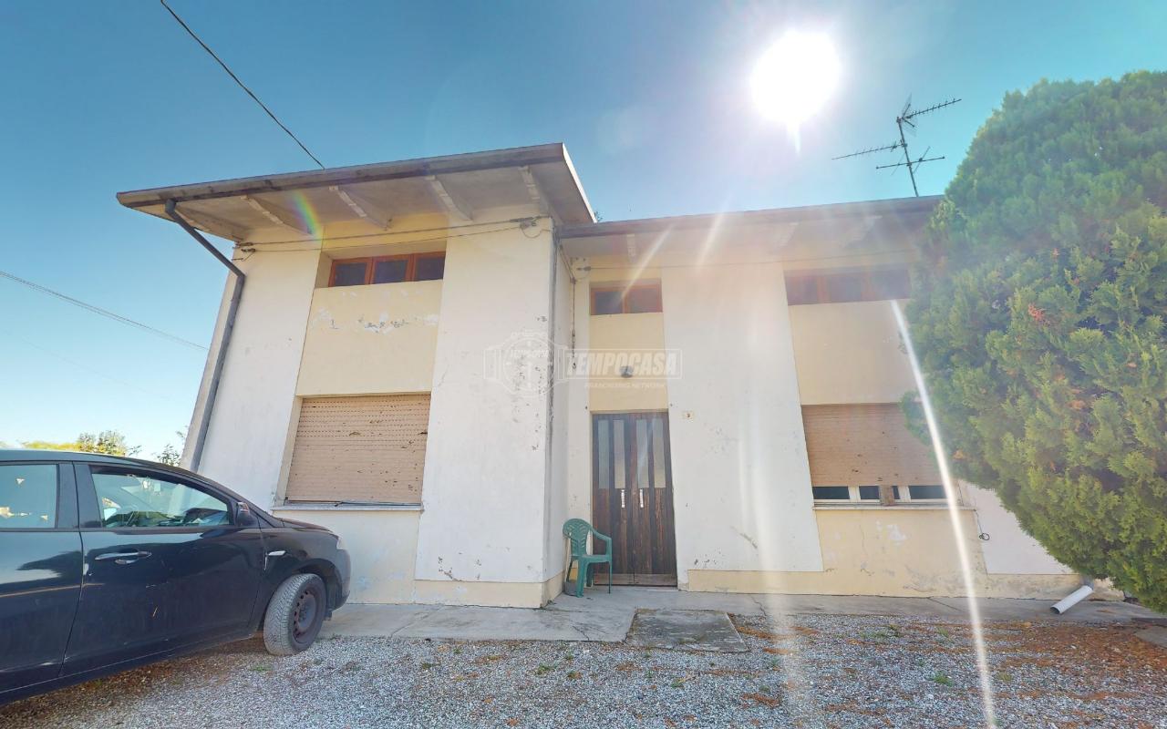 Casa indipendente in vendita a Cento