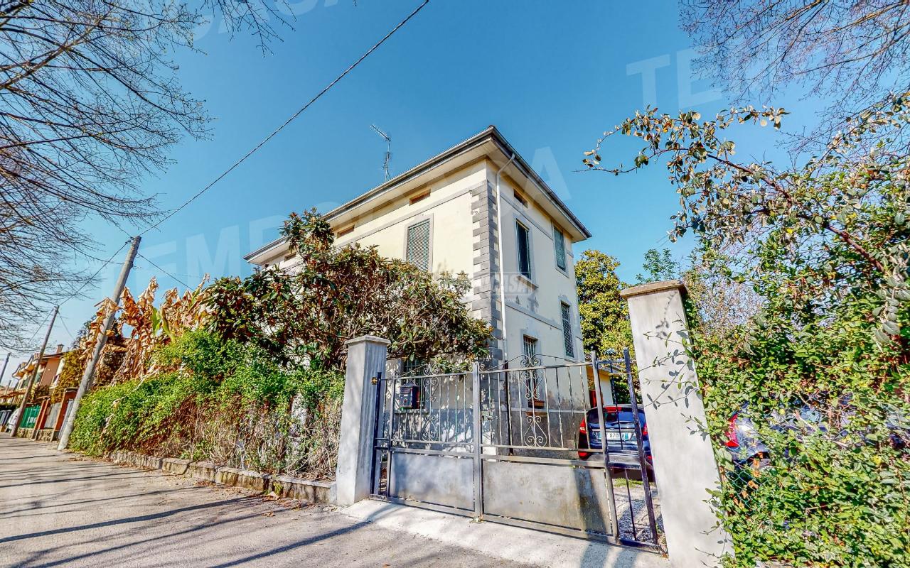 Casa indipendente in vendita a Cento