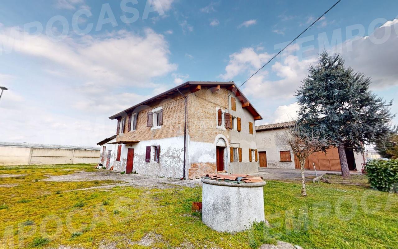 Casa indipendente in vendita a Cento