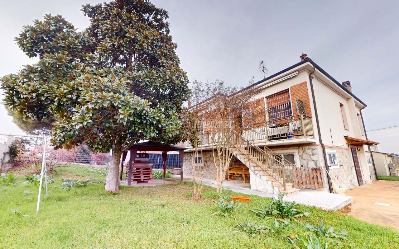 Casa indipendente in vendita a Bondeno