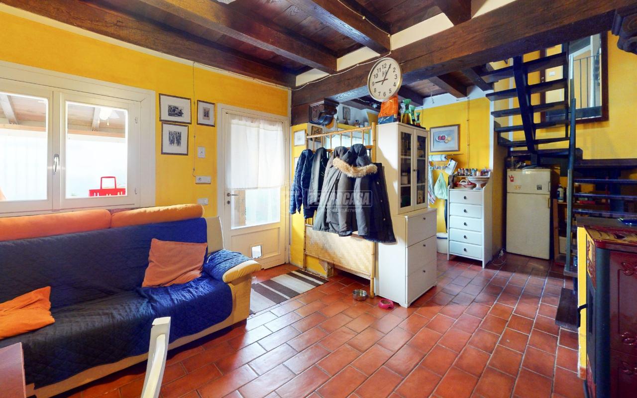 Casa indipendente in vendita a Novi Di Modena