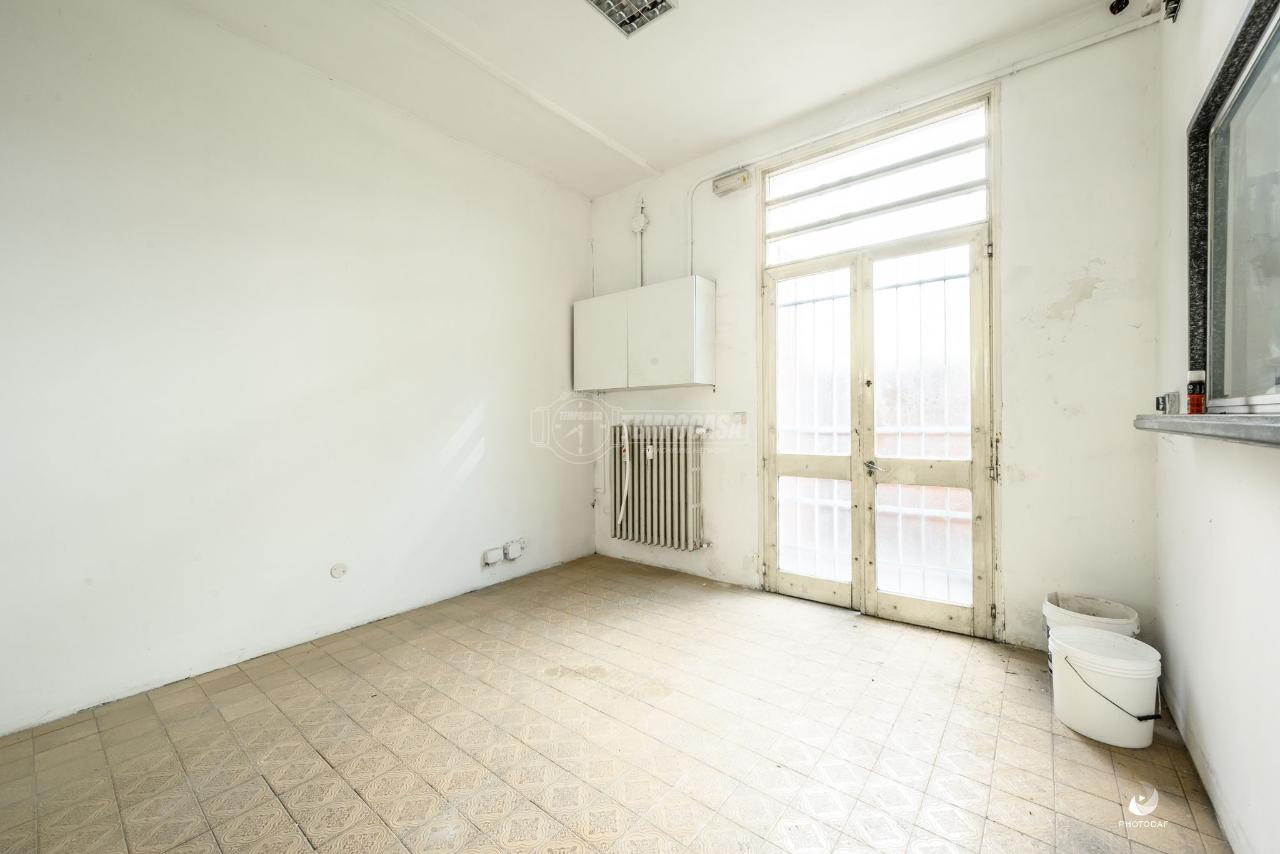 Negozio in vendita a Parma