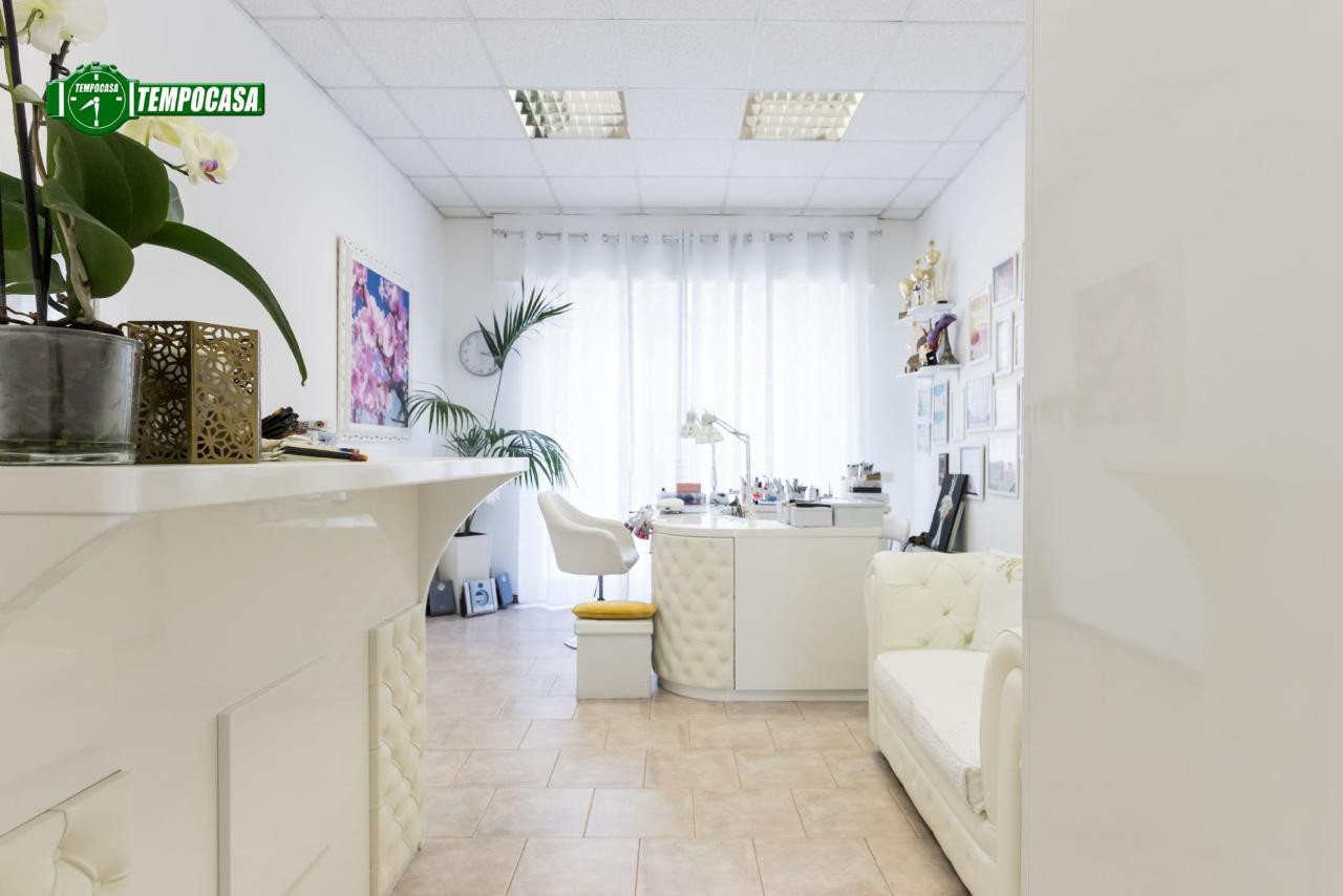 Negozio in vendita a Treviolo