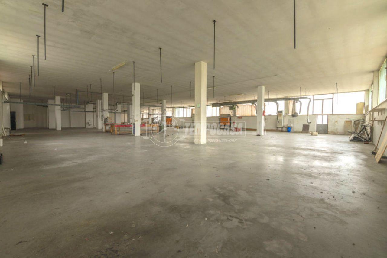 Capannone in affitto a Montegranaro