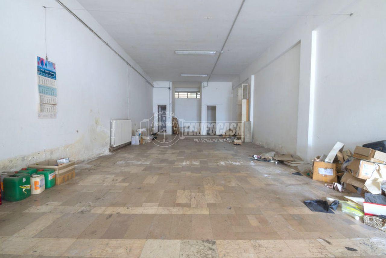 Magazzino in vendita a Porto Sant'Elpidio
