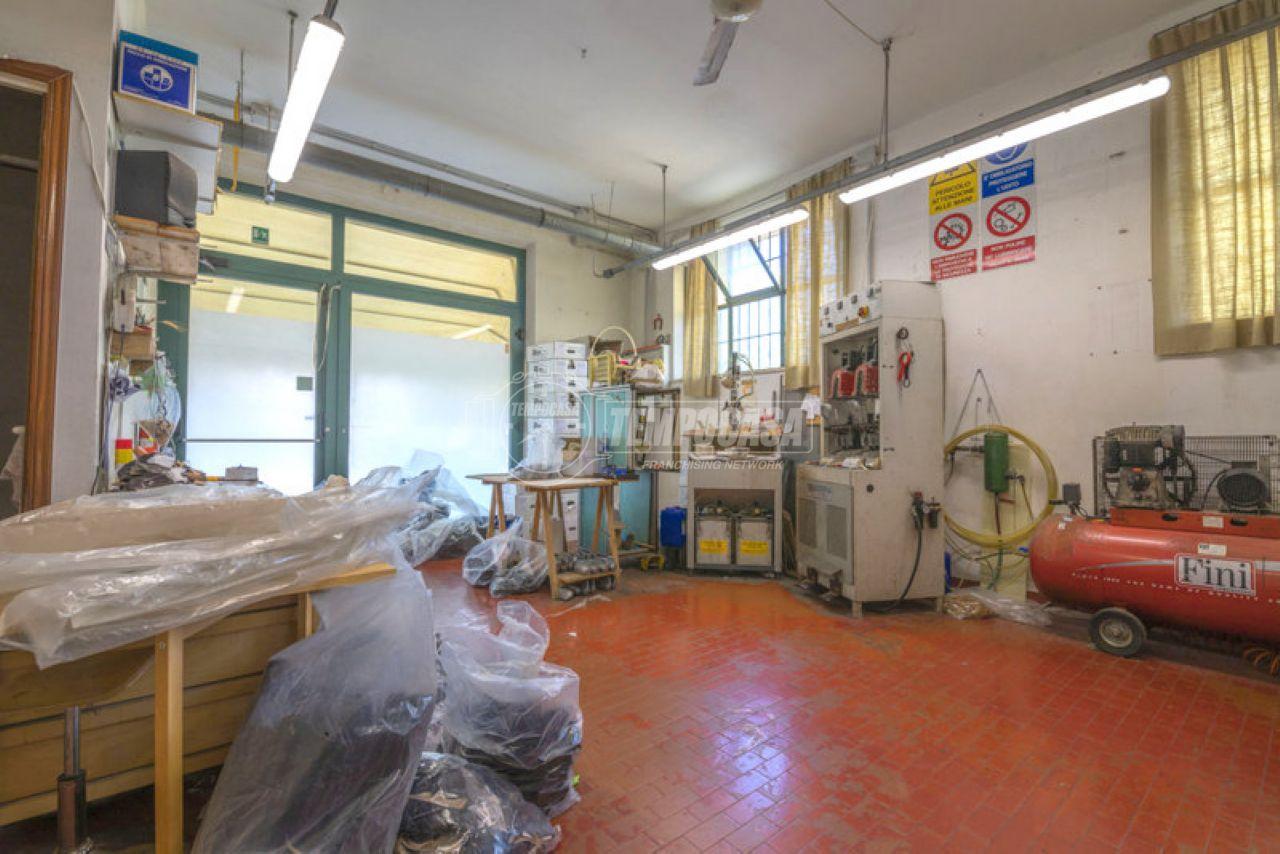 Calzature in vendita a Civitanova Marche