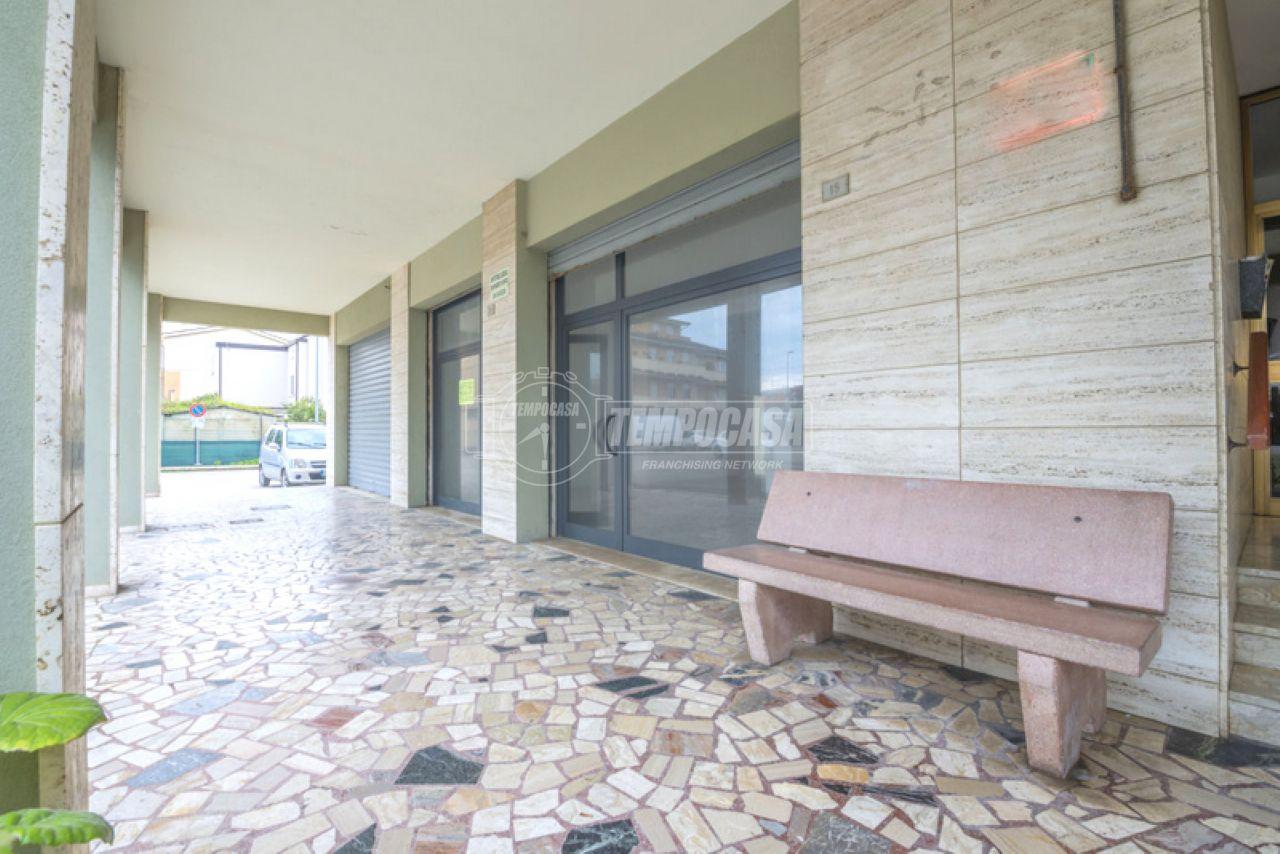 Negozio in vendita a Porto Sant'Elpidio