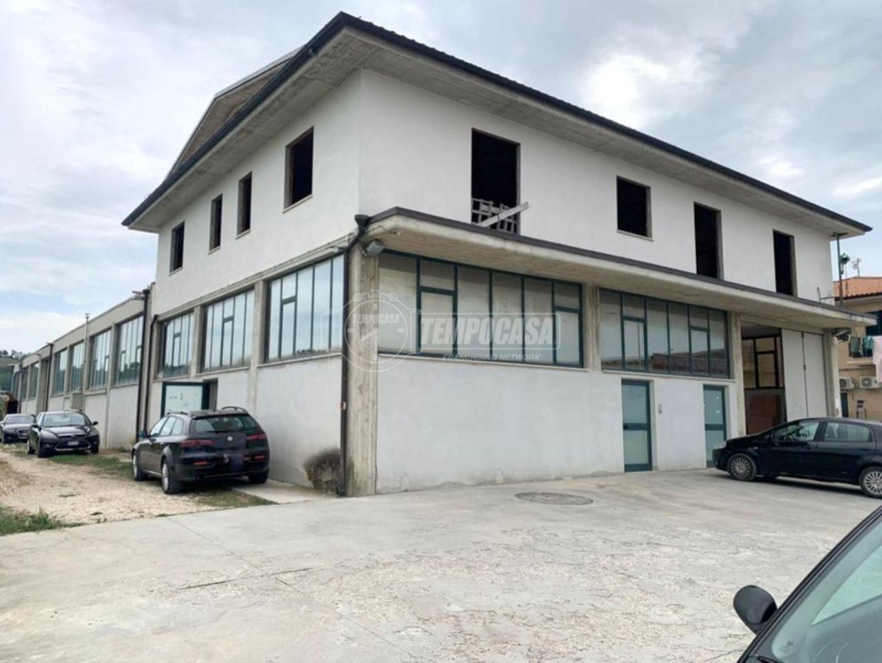 Capannone in vendita a Montegiorgio