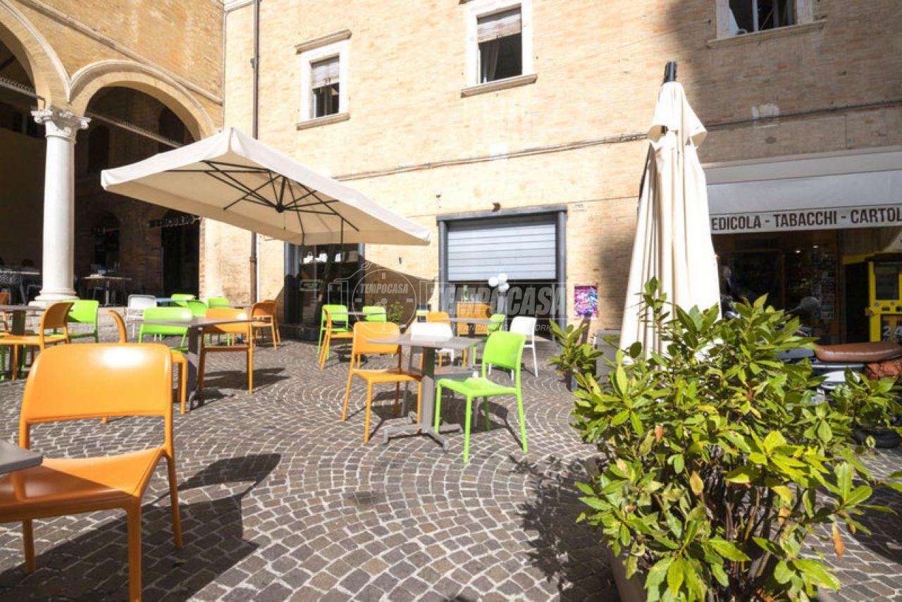 Pasticceria in vendita a Macerata