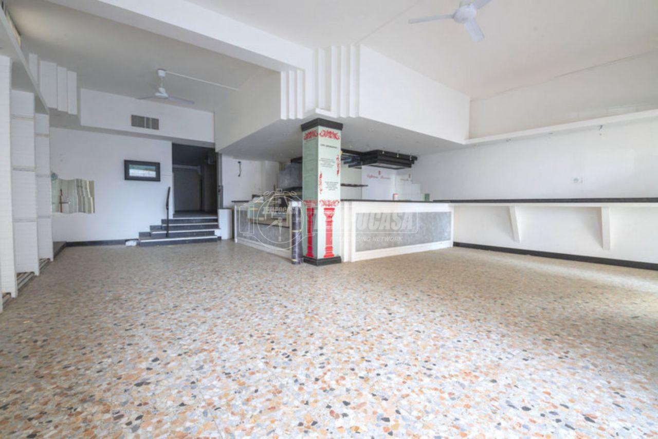 Negozio in vendita a Macerata