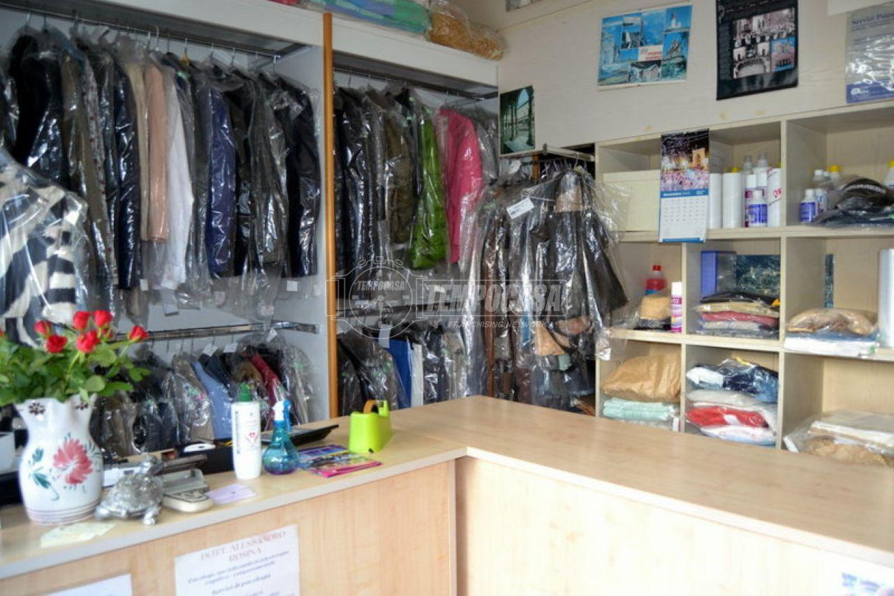 Lavanderia in vendita a Porto Sant'Elpidio