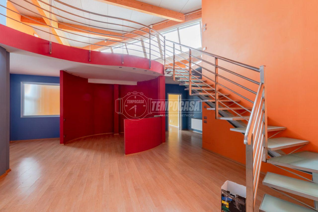 Ufficio in affitto a Montecosaro