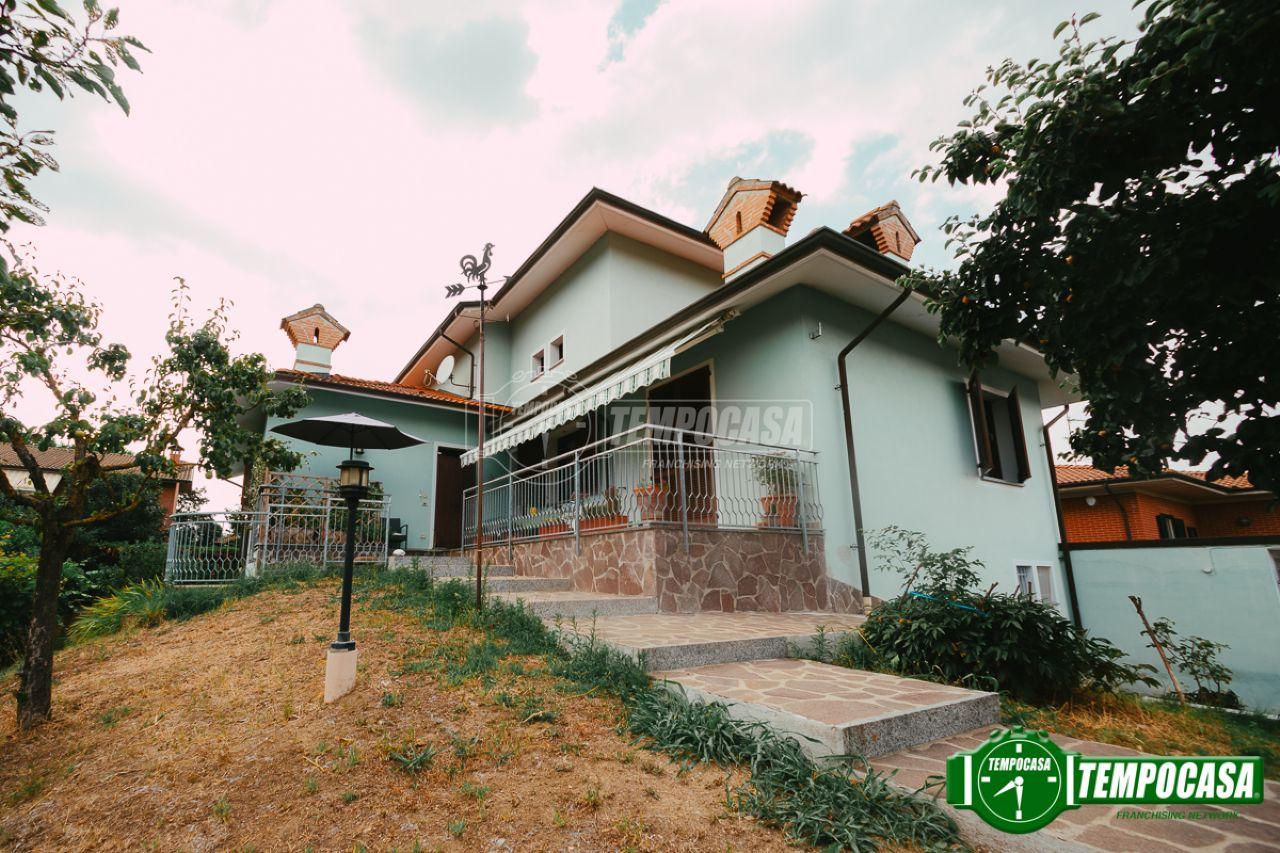 Villa a schiera in vendita a Voghera
