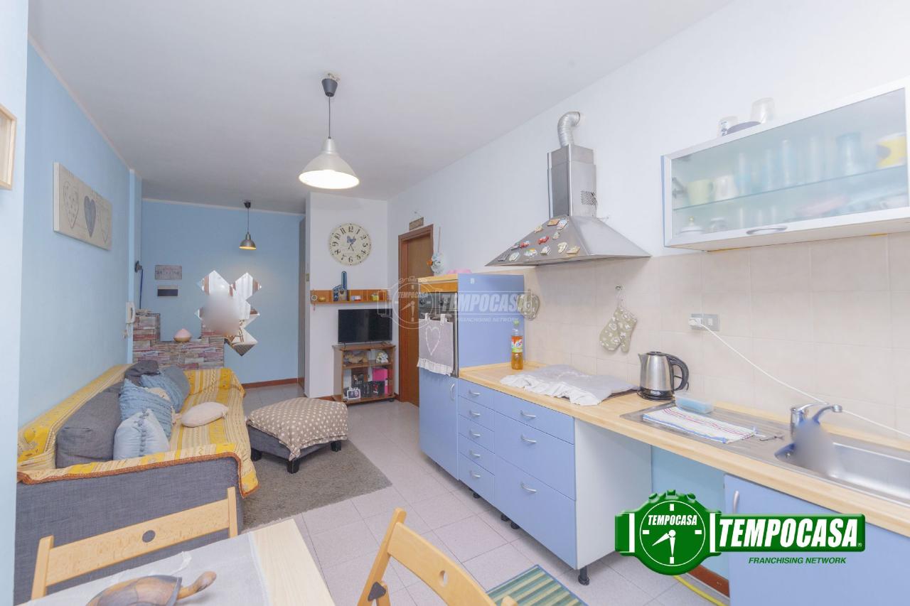 Appartamento in vendita a Rosate