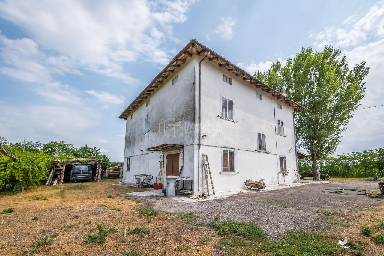 Villa in vendita a Sant'Agata Bolognese