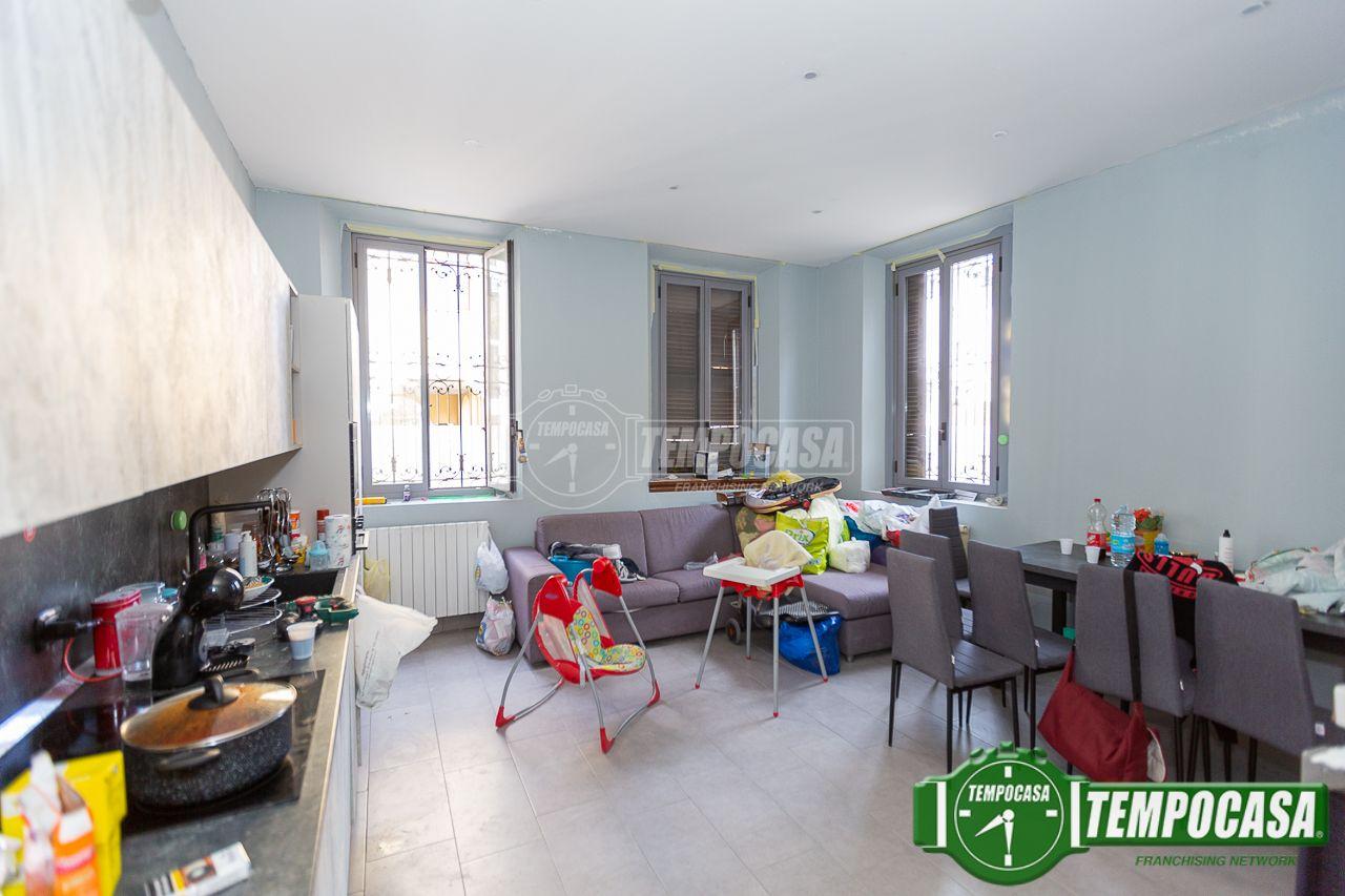 Trilocale in Via Flora, Legnano