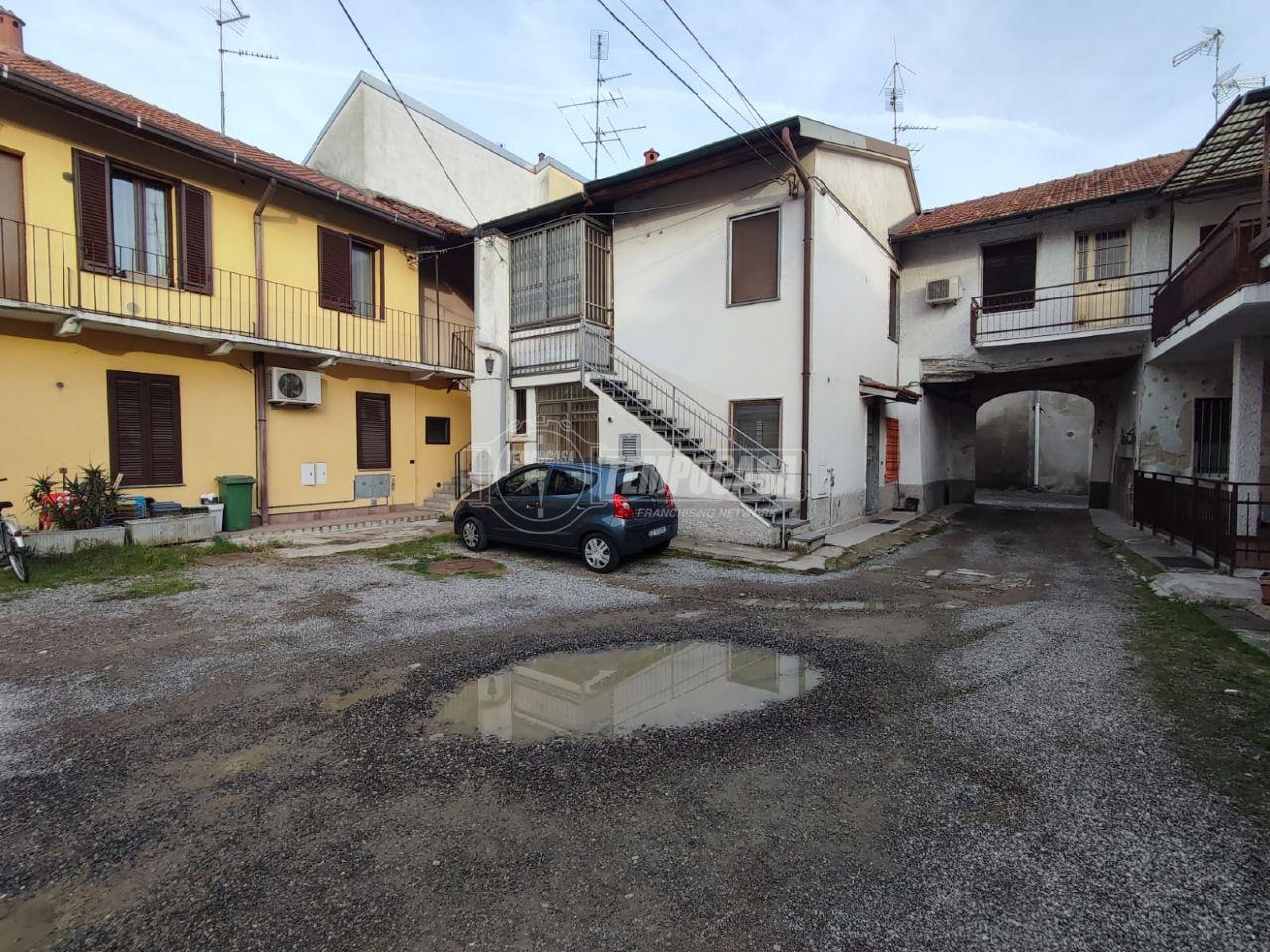 Appartamento in vendita a Caronno Pertusella