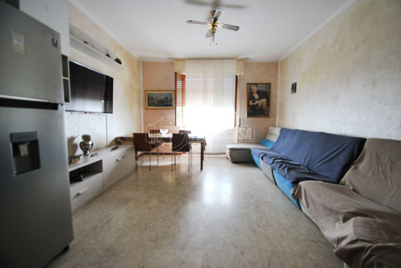 Appartamento in vendita a Caronno Pertusella