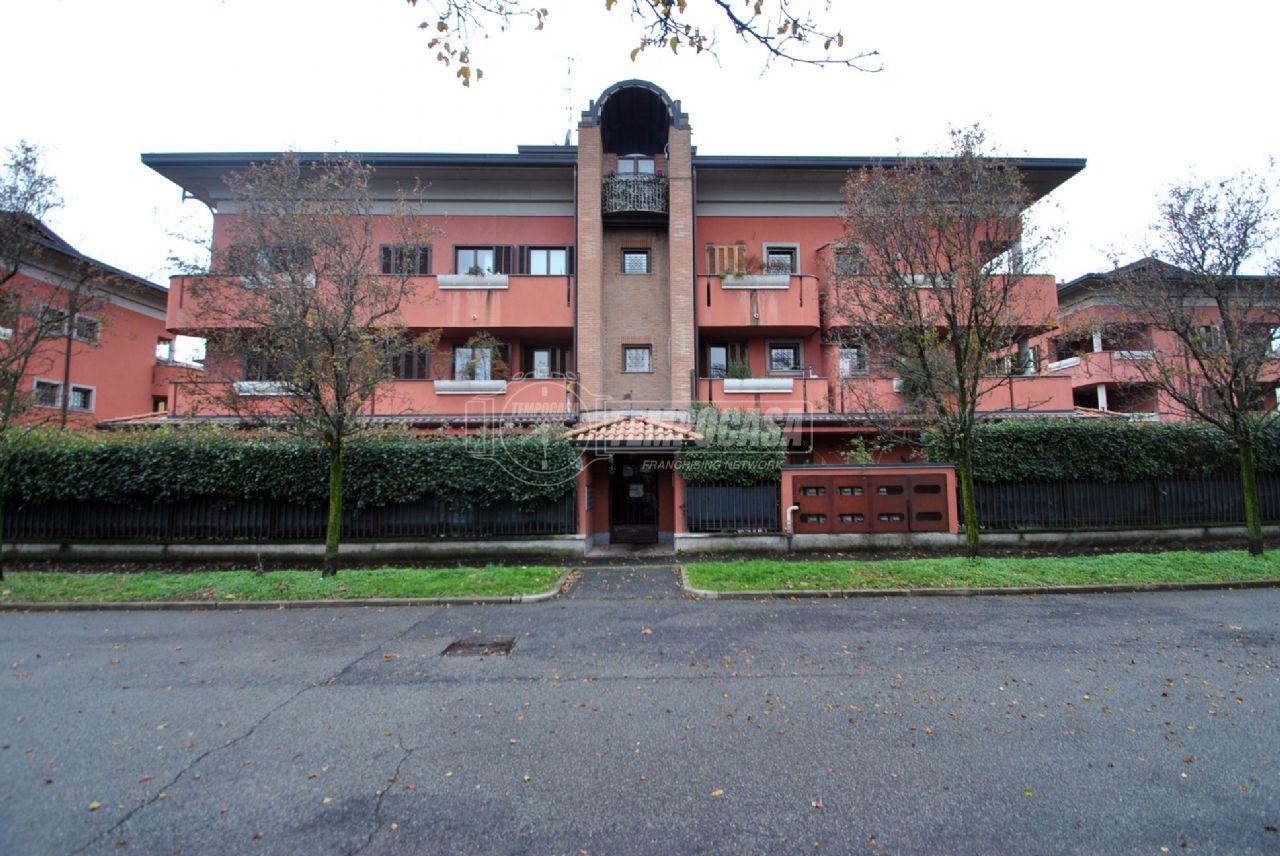 Appartamento in vendita a Caronno Pertusella