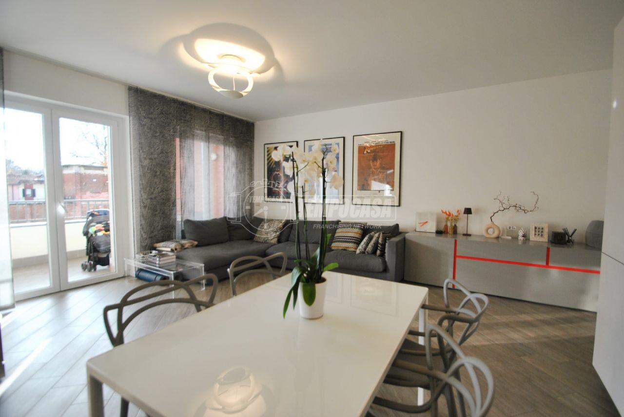 Appartamento in vendita a Caronno Pertusella