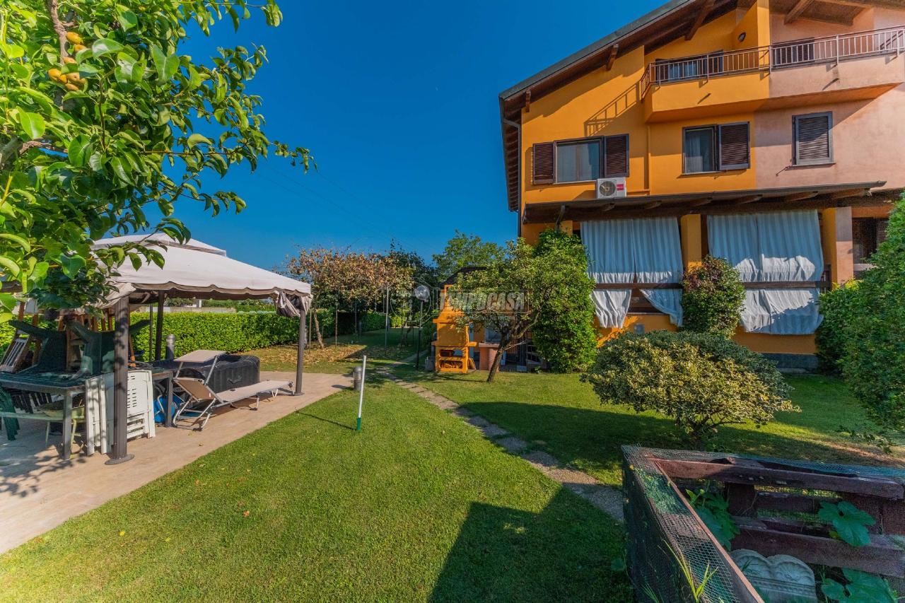 Villa a schiera in vendita a Robecco Sul Naviglio