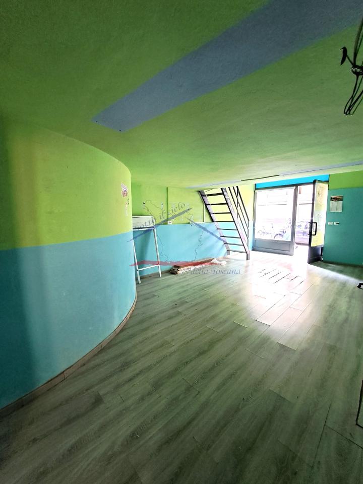 Locale commerciale in affitto a Arezzo