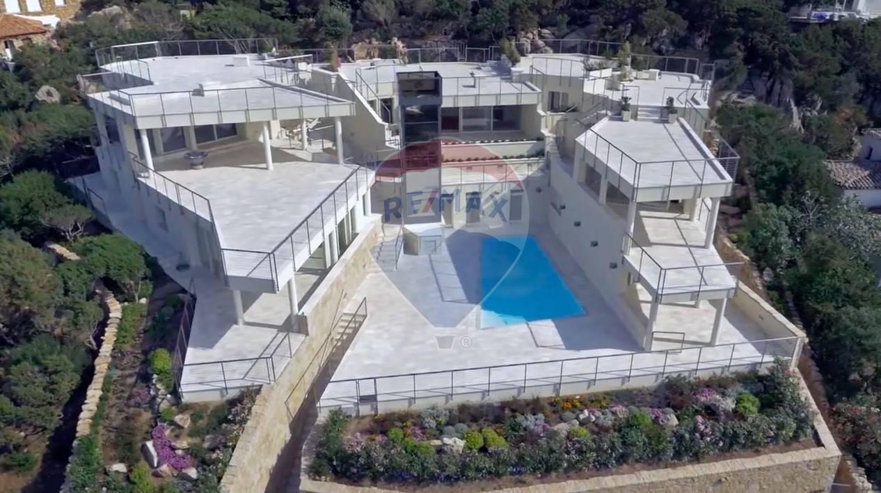 Appartamento in vendita a Arzachena