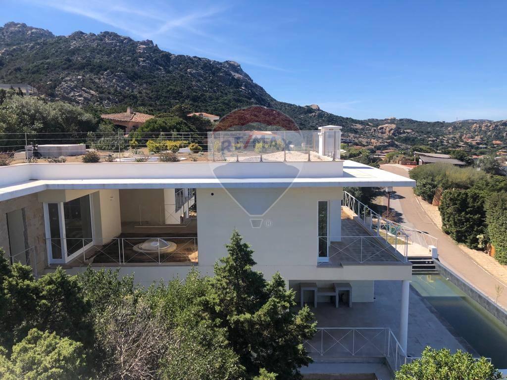 Appartamento in vendita a Arzachena