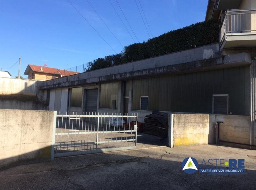 Magazzino in vendita a Cavernago