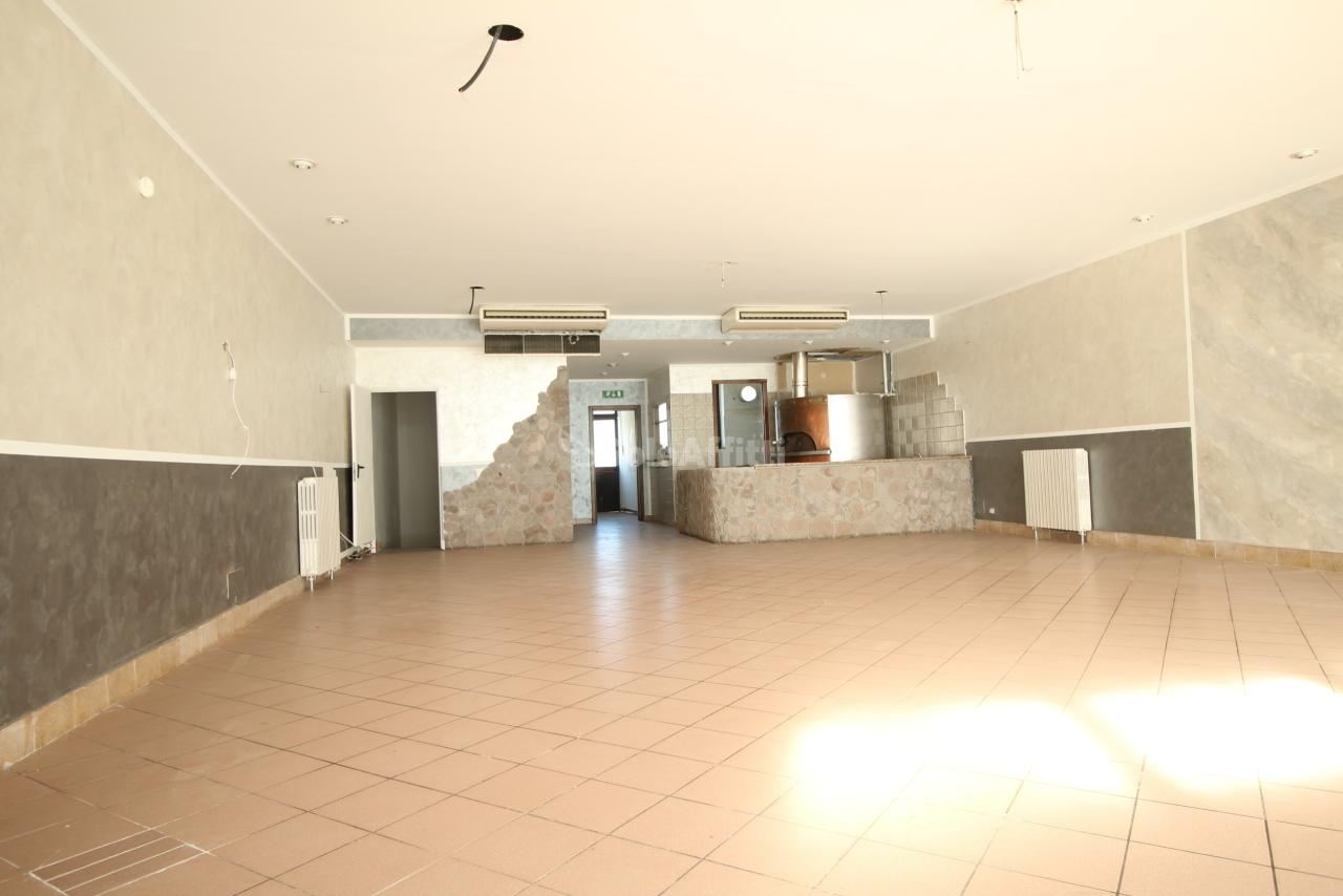 Negozio in affitto a San Francesco Al Campo