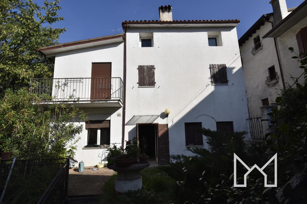 Casa indipendente in vendita a Pove Del Grappa