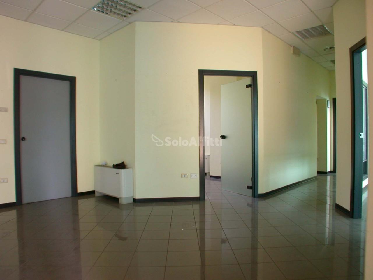 Negozio in affitto a Pesaro