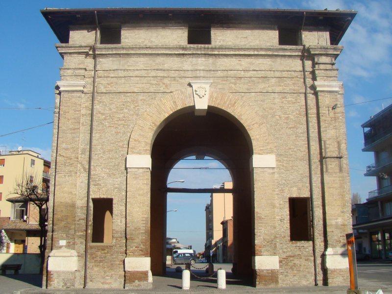 Negozio in affitto a Ravenna