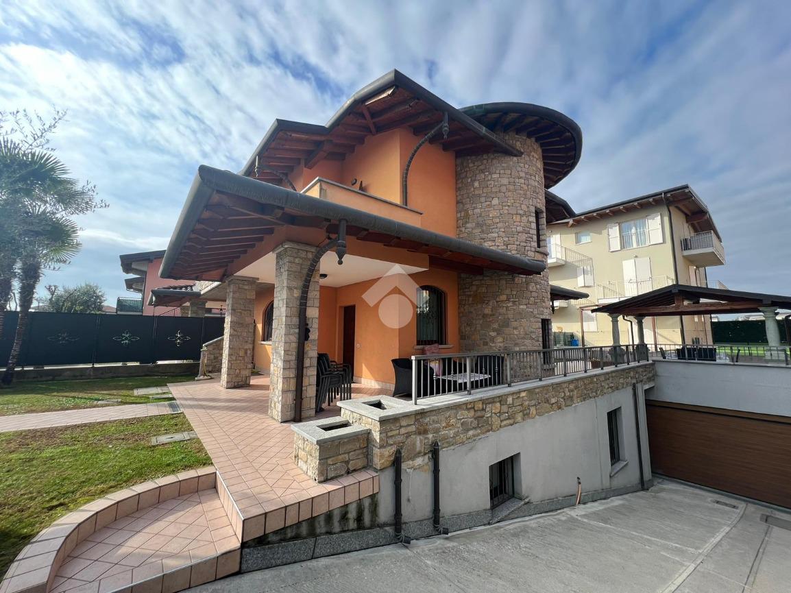 Villa in vendita a Bolgare