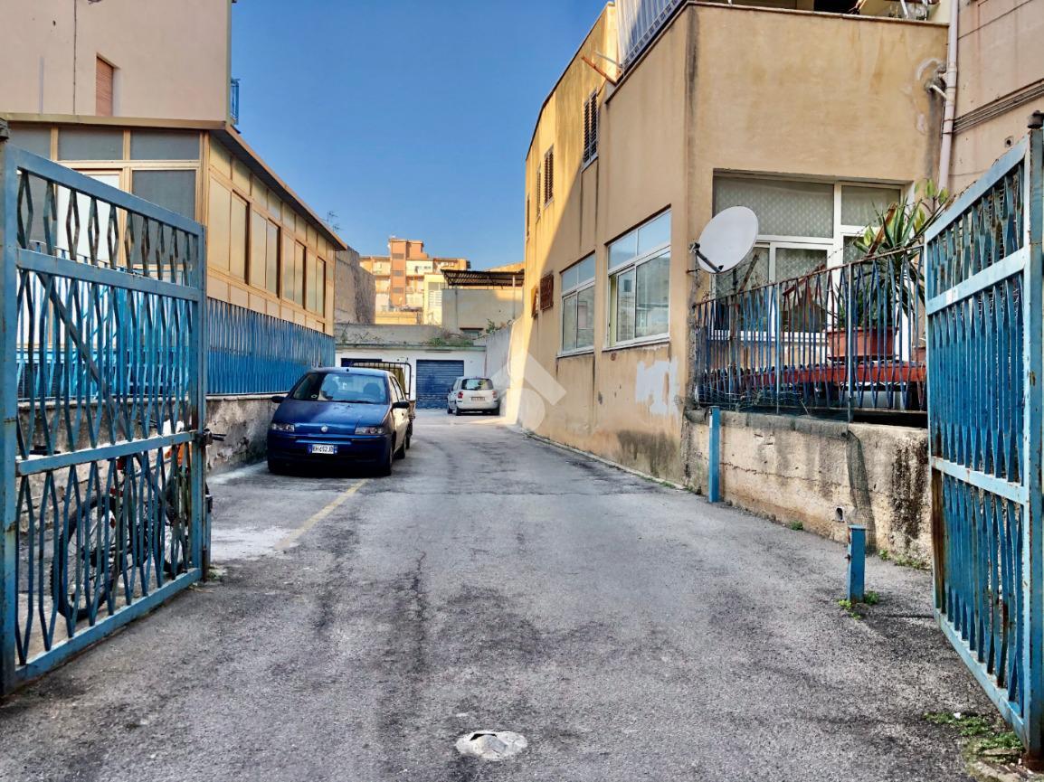 Box in vendita a Palermo