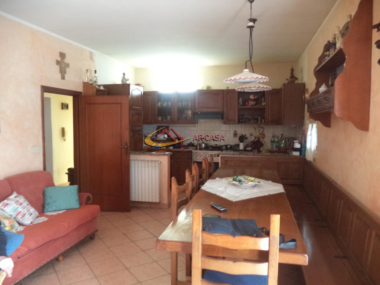 Casa indipendente in vendita a Arezzo