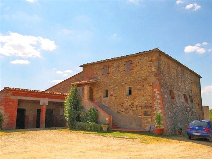 Esercizio commerciale in vendita a Trequanda