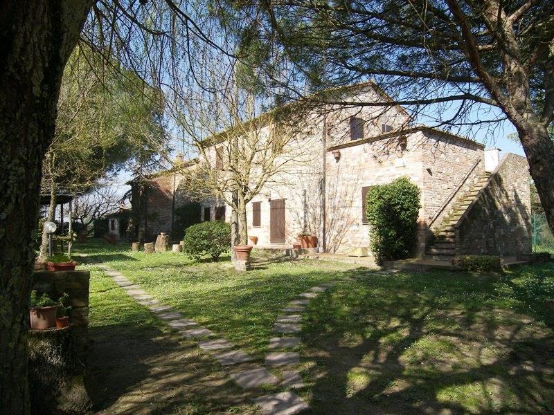 Agriturismo in vendita a Castiglione Del Lago
