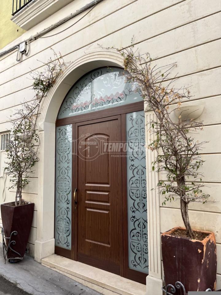 Palazzina commerciale in vendita a Supersano